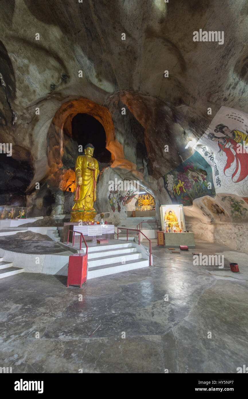 The Perak Tong. It is a Chinese Buddhist temple built within a ...