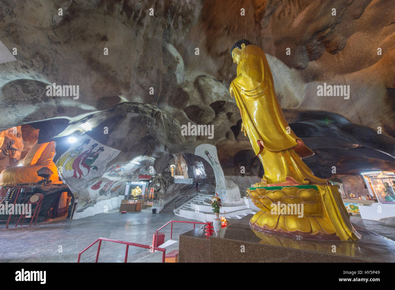 The Perak Tong. It is a Chinese Buddhist temple built within a ...