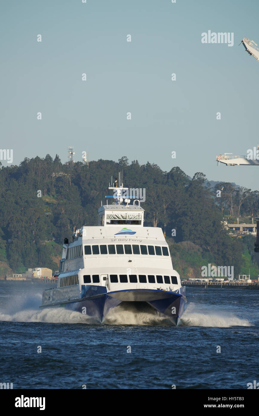 San Francisco Bay Ferry Stock Photo - Alamy