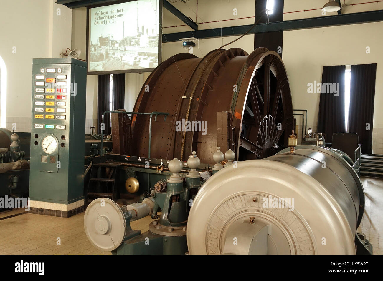 Winding shaft hi-res stock photography and images - Alamy