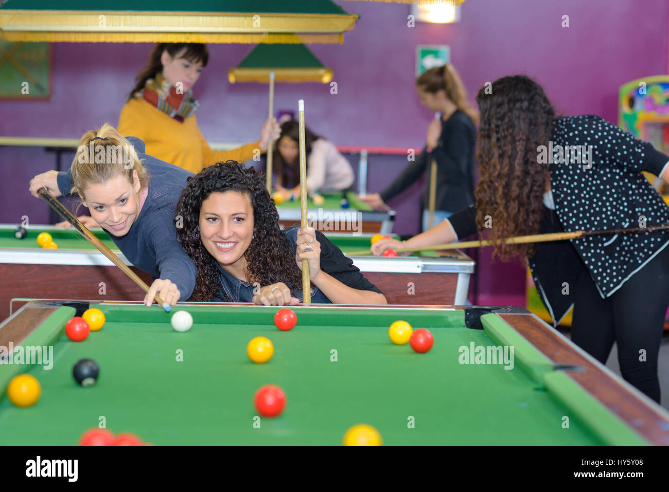 Teen hang out hi-res stock photography and images - Alamy