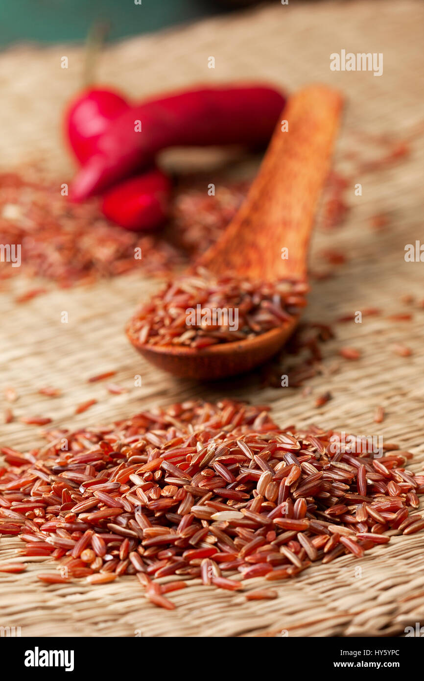 Rice straw pile hi-res stock photography and images - Alamy