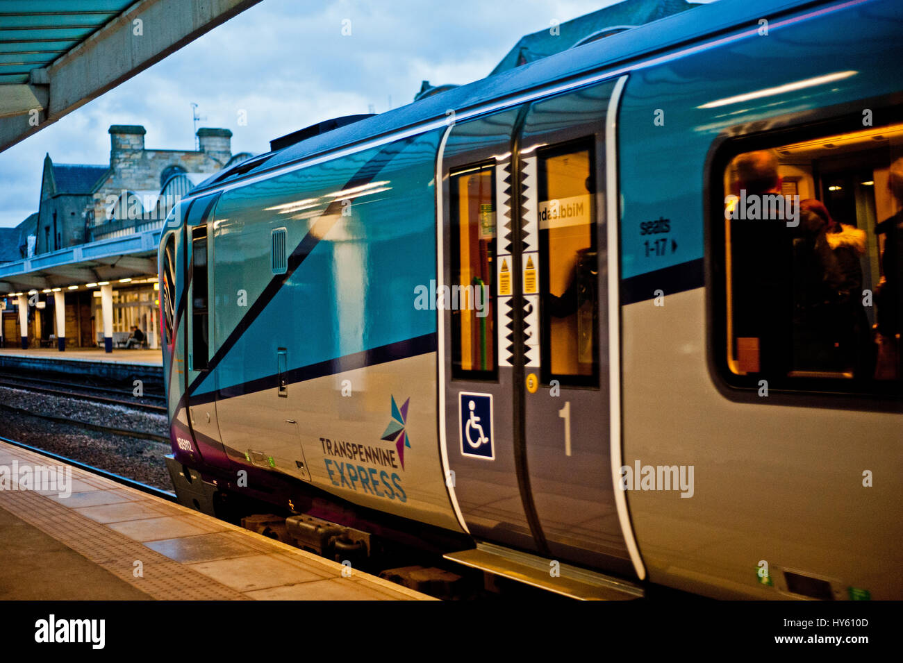Class 185 Transpennine trainin new livery at Middlesbrough Station ...
