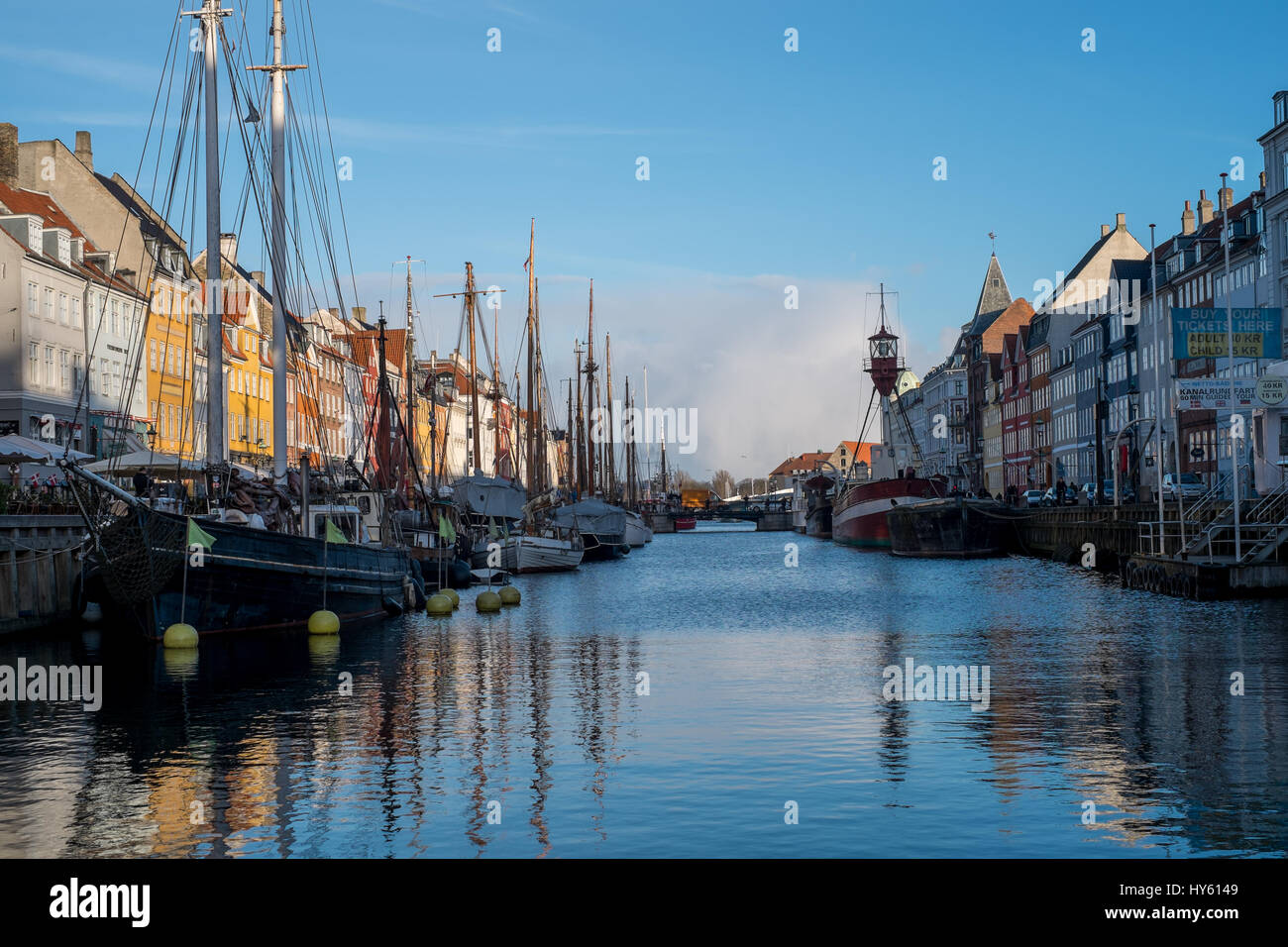 Beautiful spring day at Nyhavn, Copenhagen, Denmark Stock Photo - Alamy