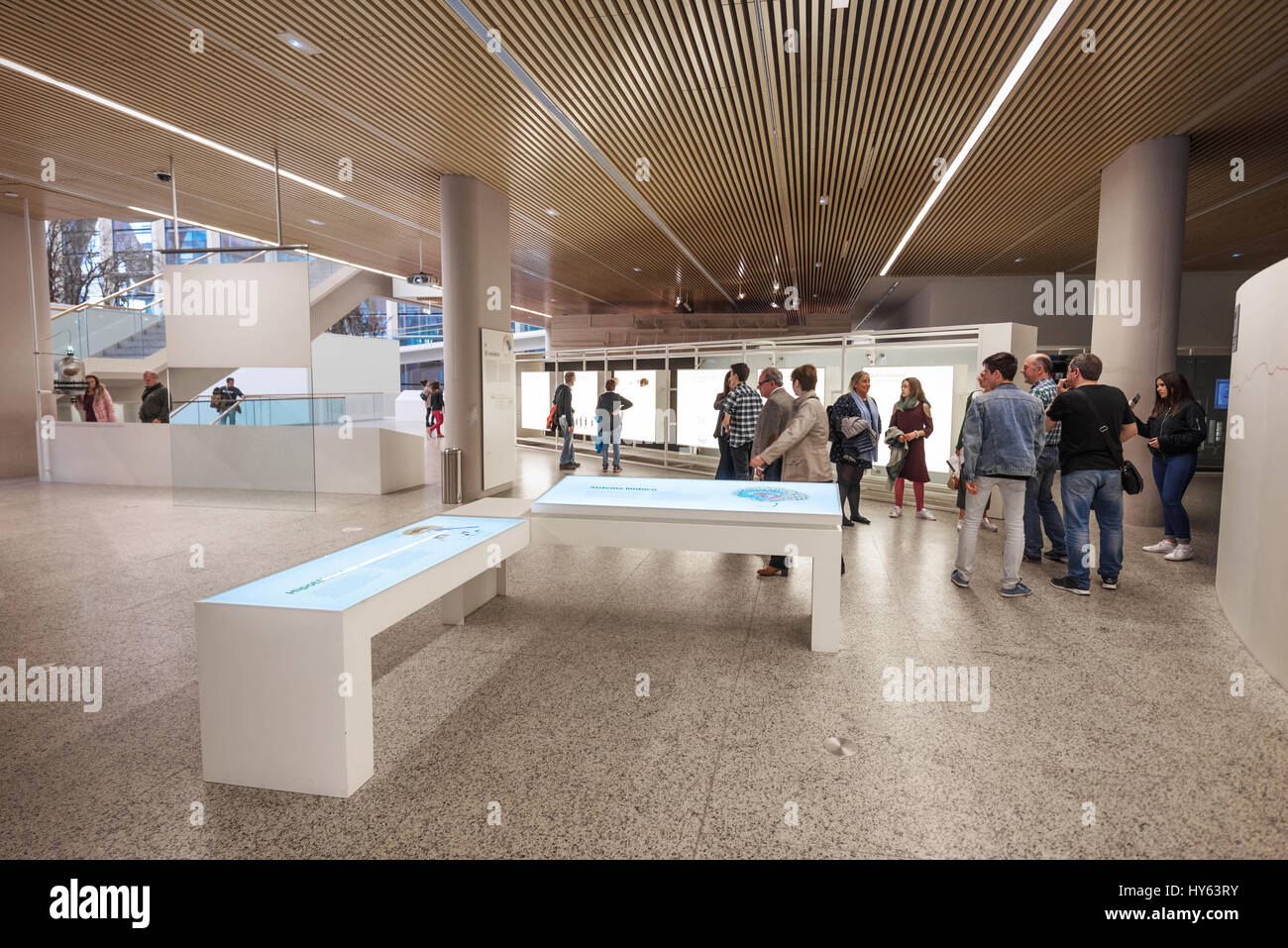 Human evolution museum hi-res stock photography and images - Alamy