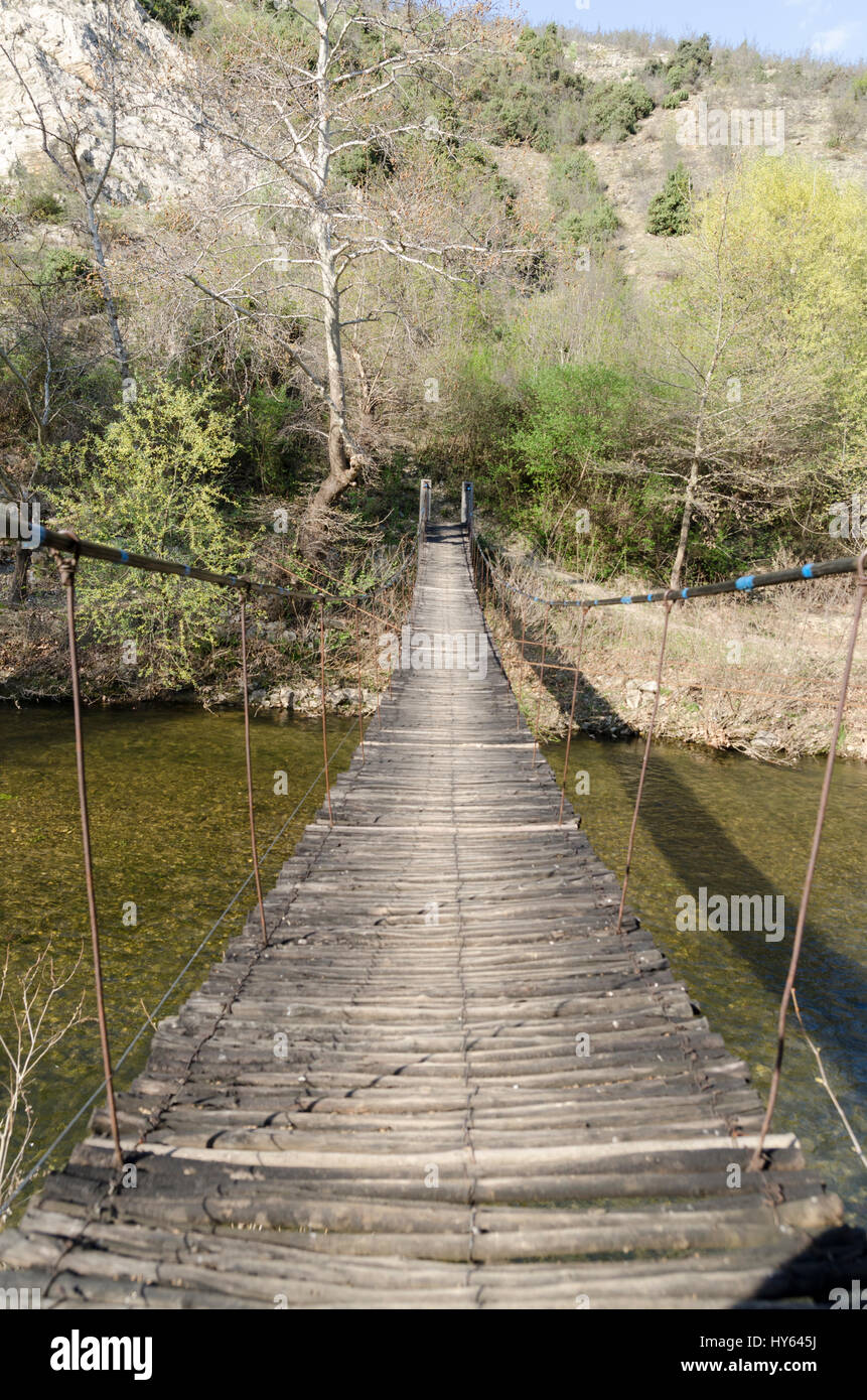 Long rope wooden bridge hi-res stock photography and images - Alamy