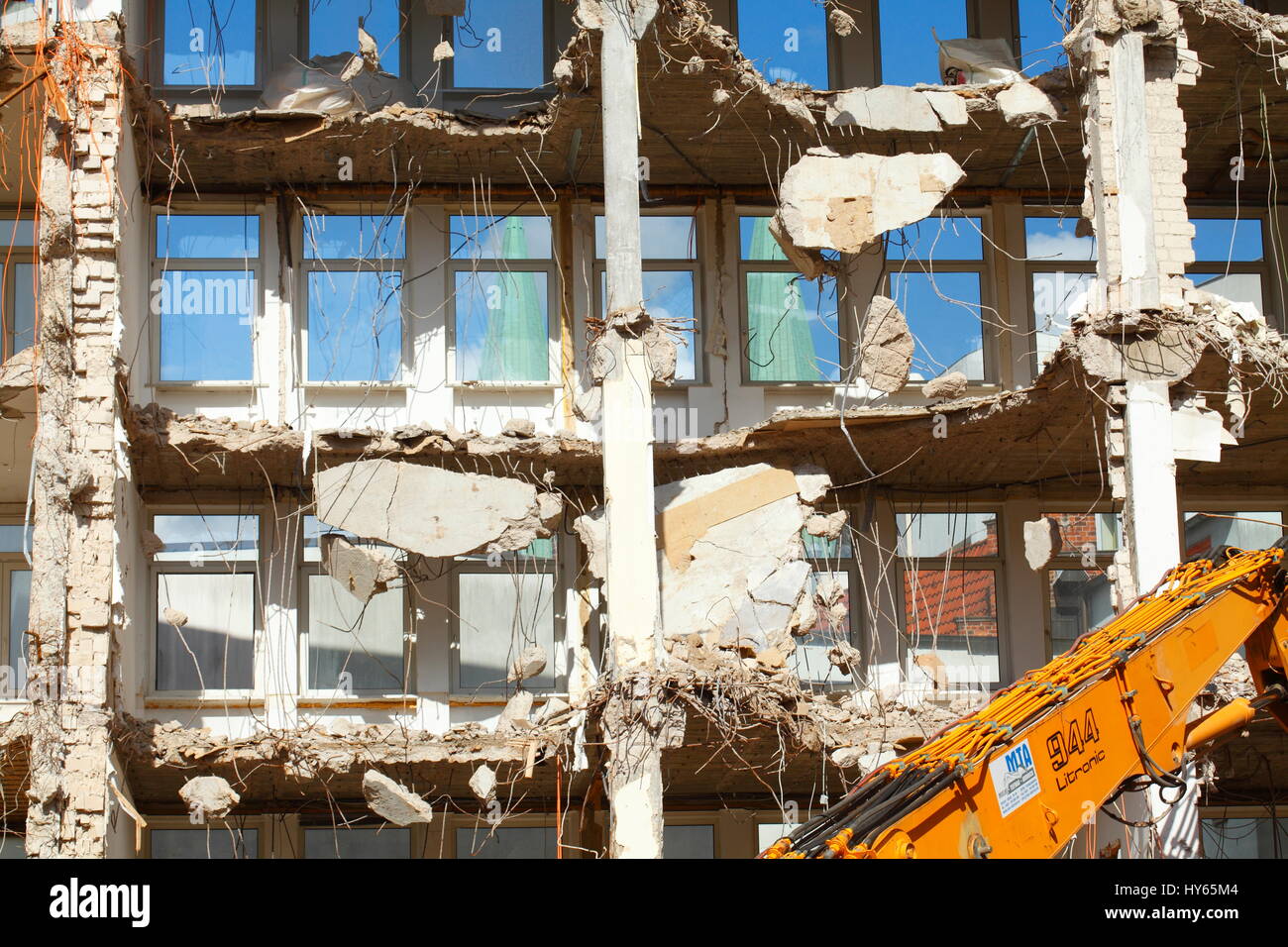 Condemned buildings hi-res stock photography and images - Alamy