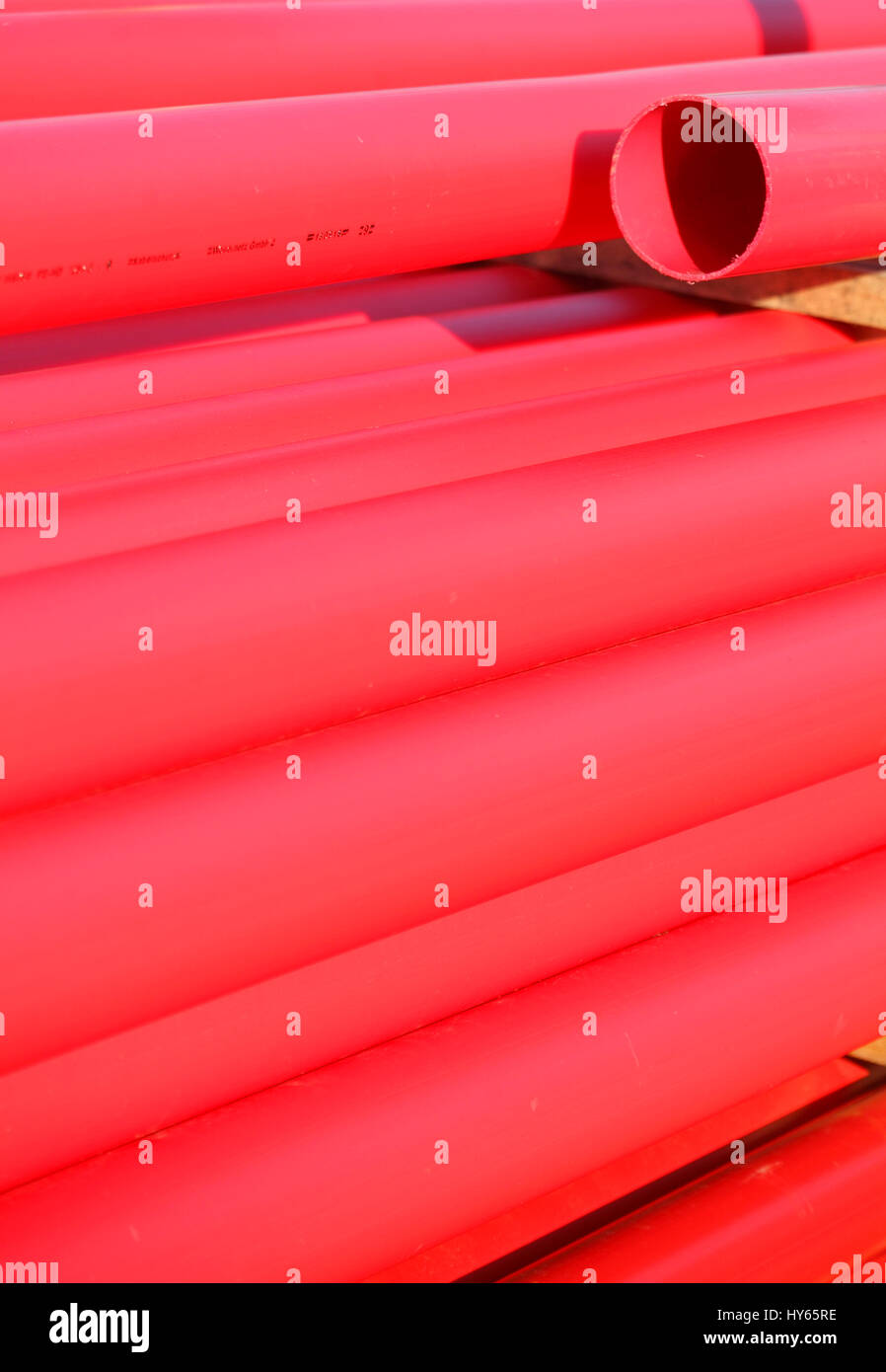 Red pipes hi-res stock photography and images - Alamy