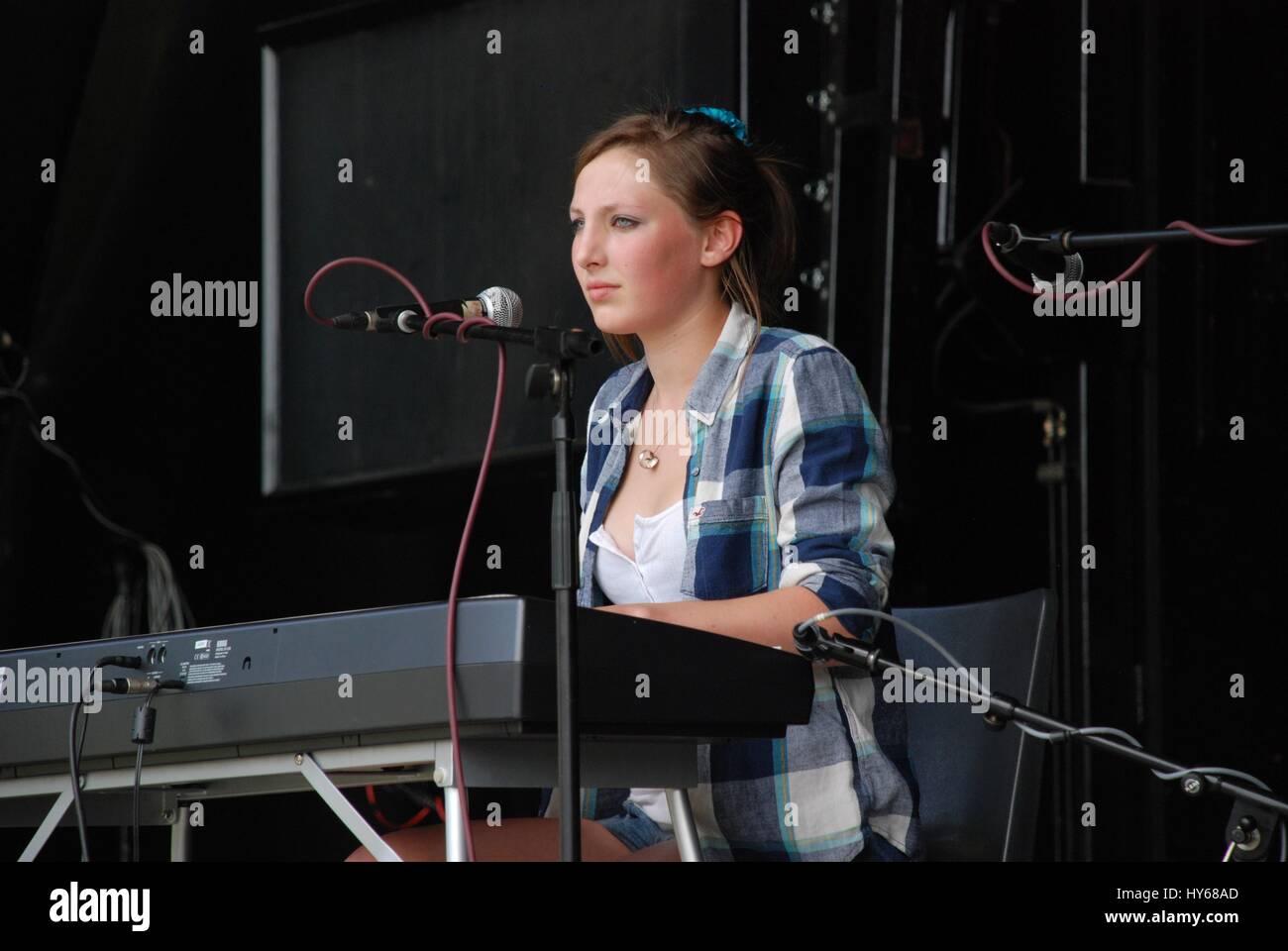 Bea Everett, British singer/songwriter, performs at the Tentertainment ...