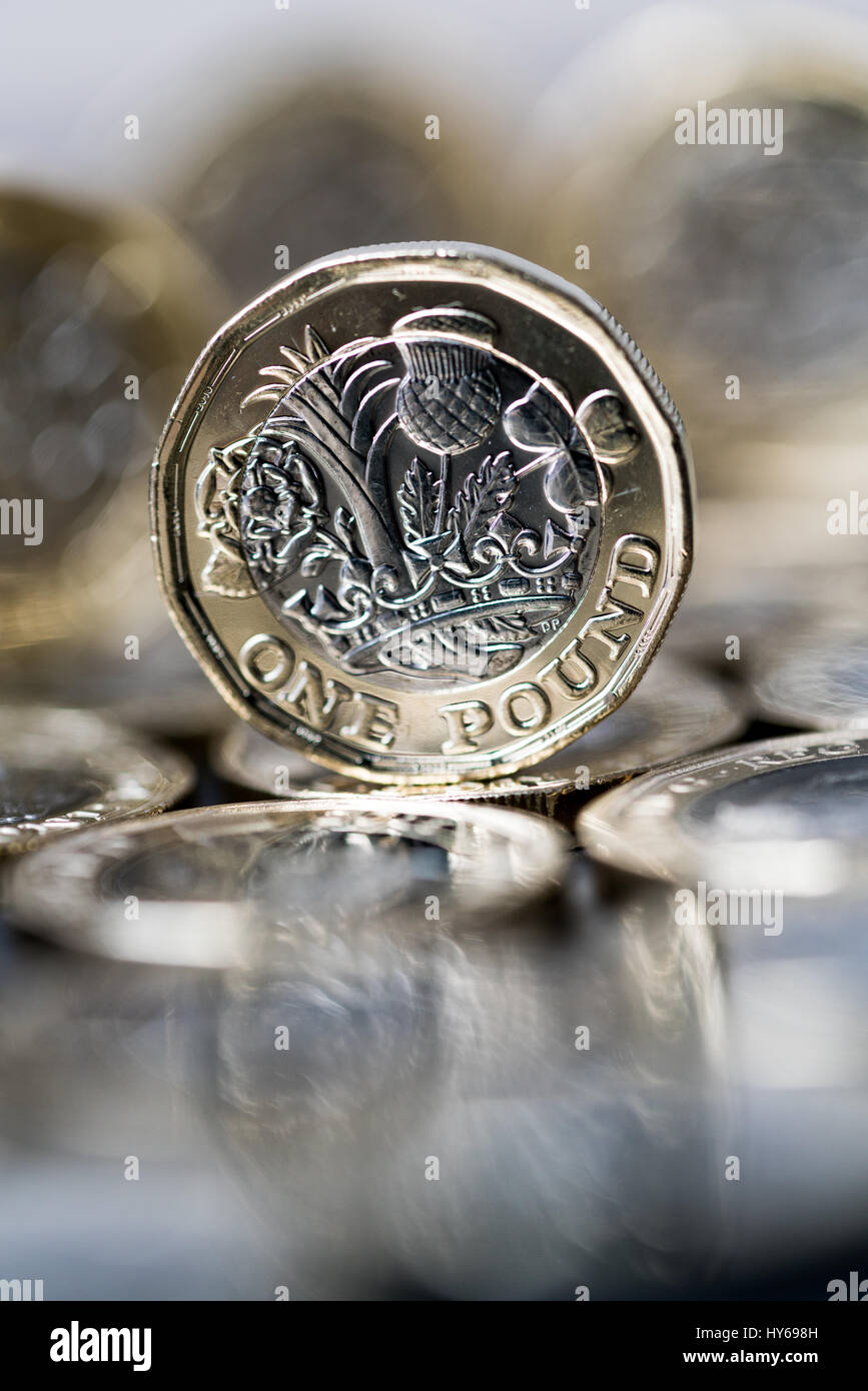 Pound coin front back hi-res stock photography and images - Alamy