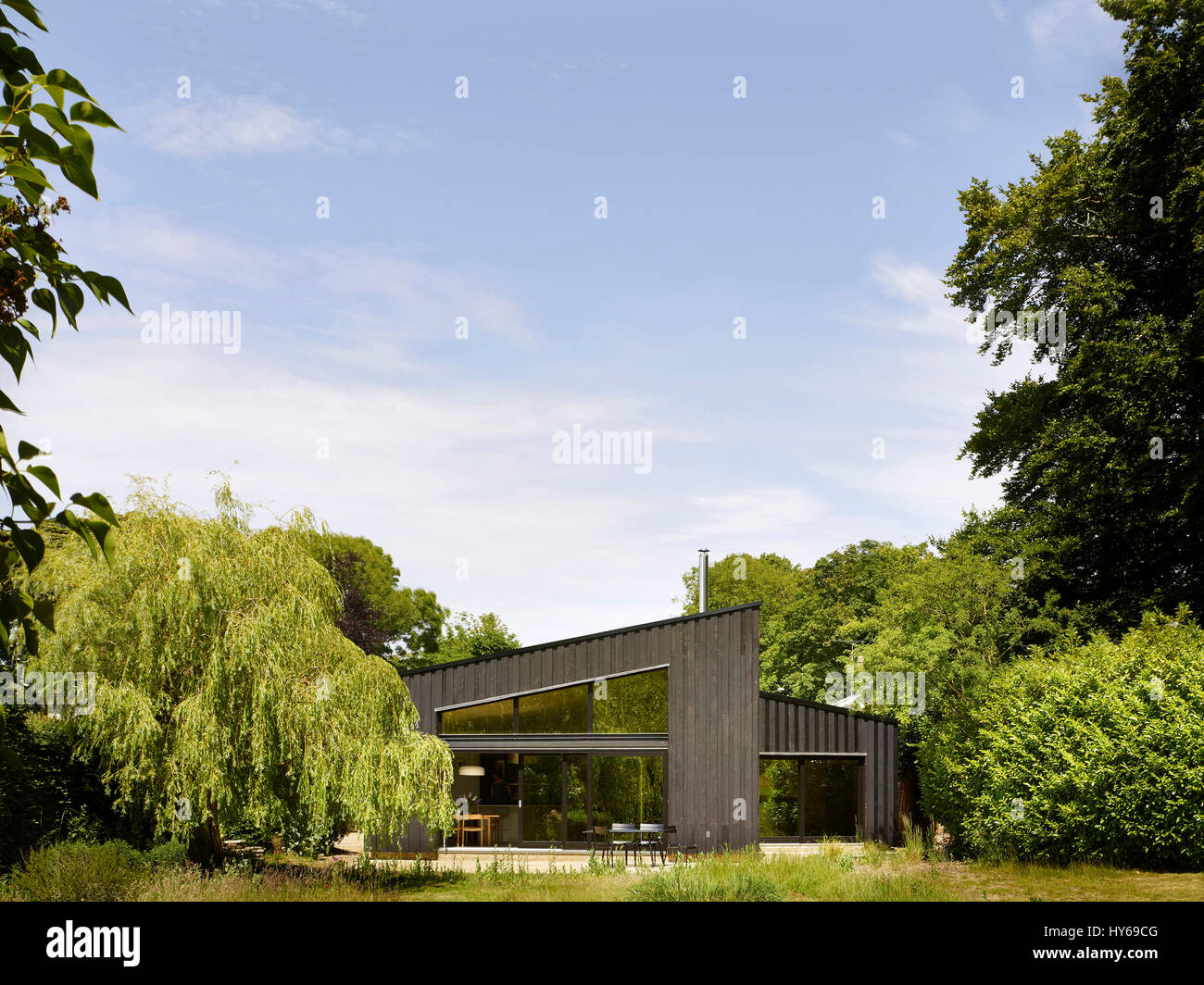 Charred wood facade hi-res stock photography and images - Alamy