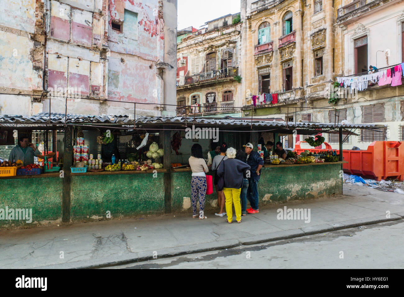 Vegetable Market in old Havana, Cuba Stock Photo - Alamy