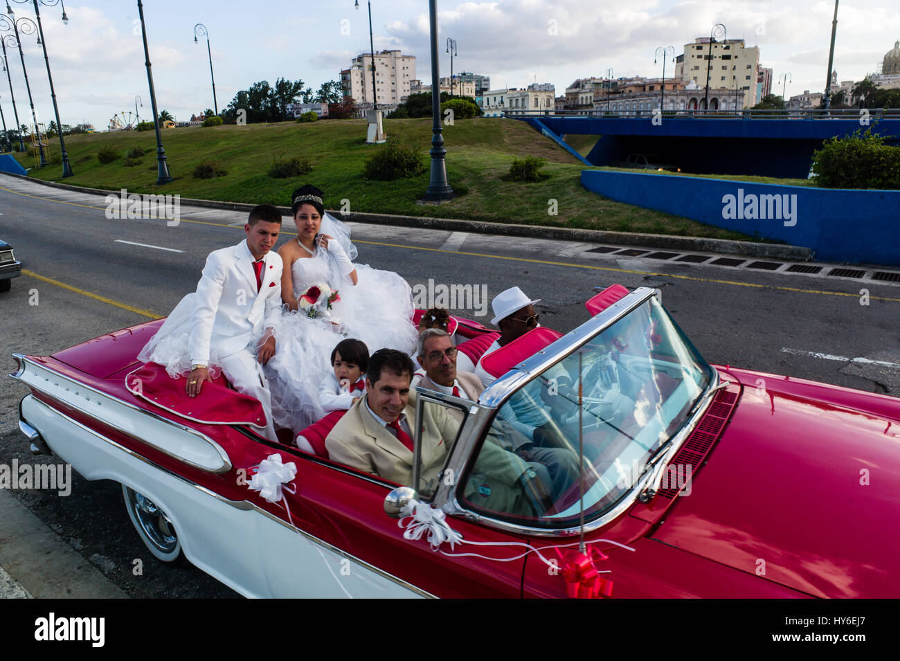 Girl on malecon havana cuba hi-res stock photography and images - Alamy