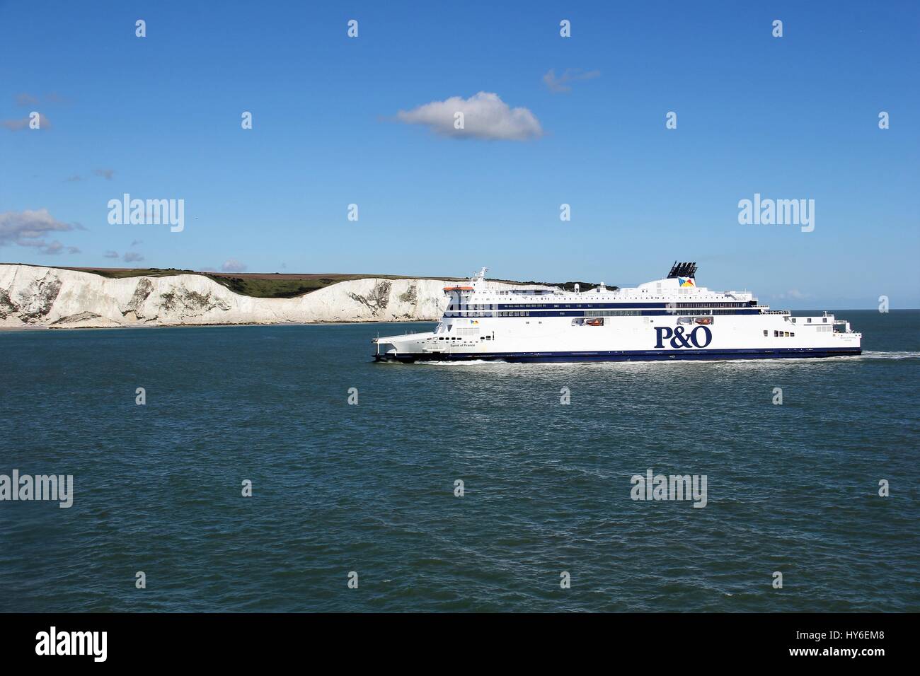 Dover ferry hi-res stock photography and images - Alamy