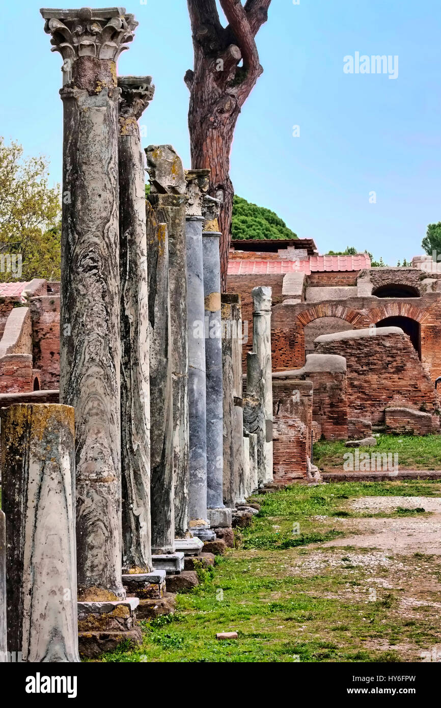 Roman capitals hi-res stock photography and images - Alamy