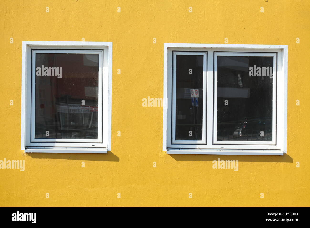 Block of Flats, Windows, house wall Stock Photo - Alamy