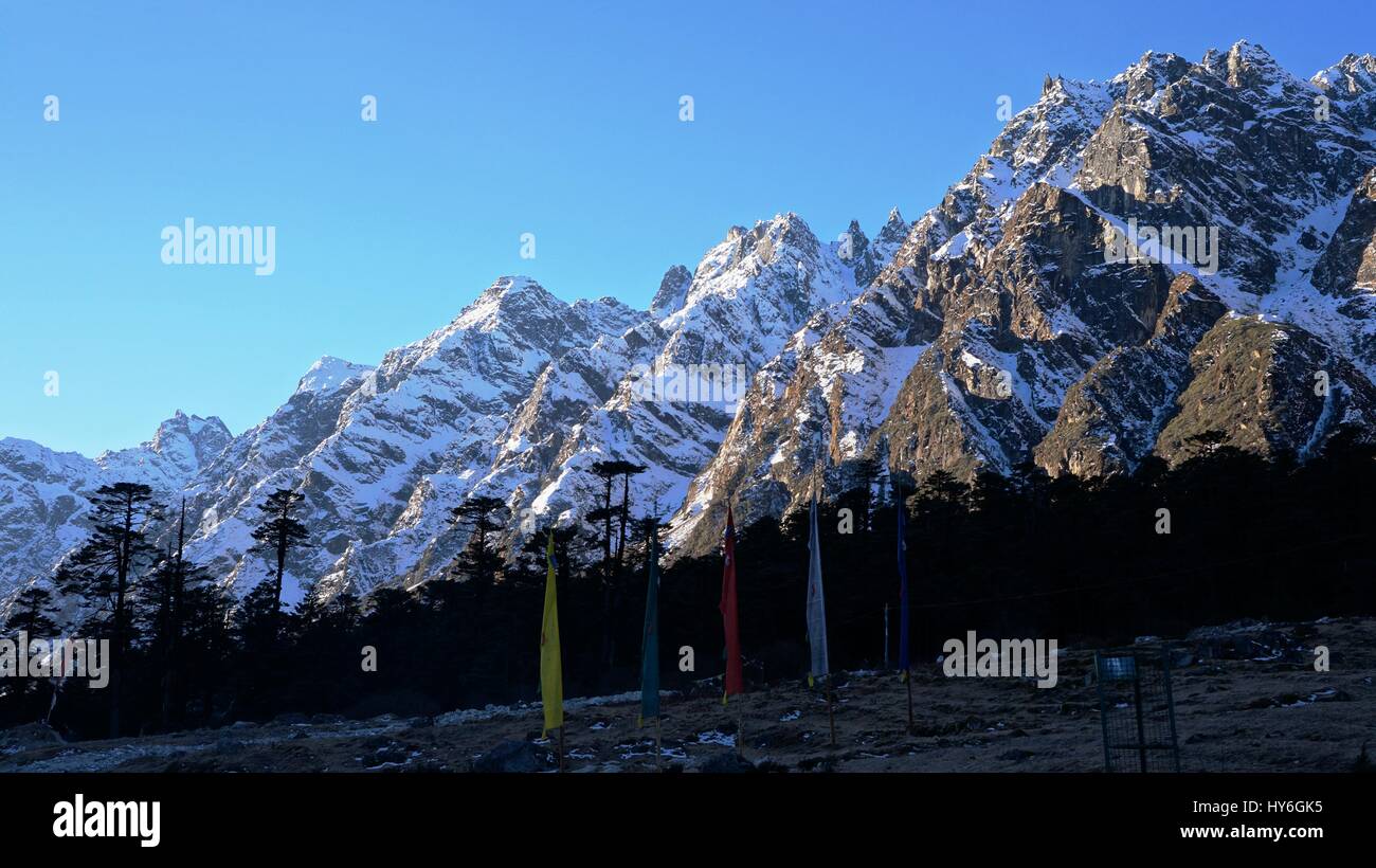 Cleare mountains hi-res stock photography and images - Alamy
