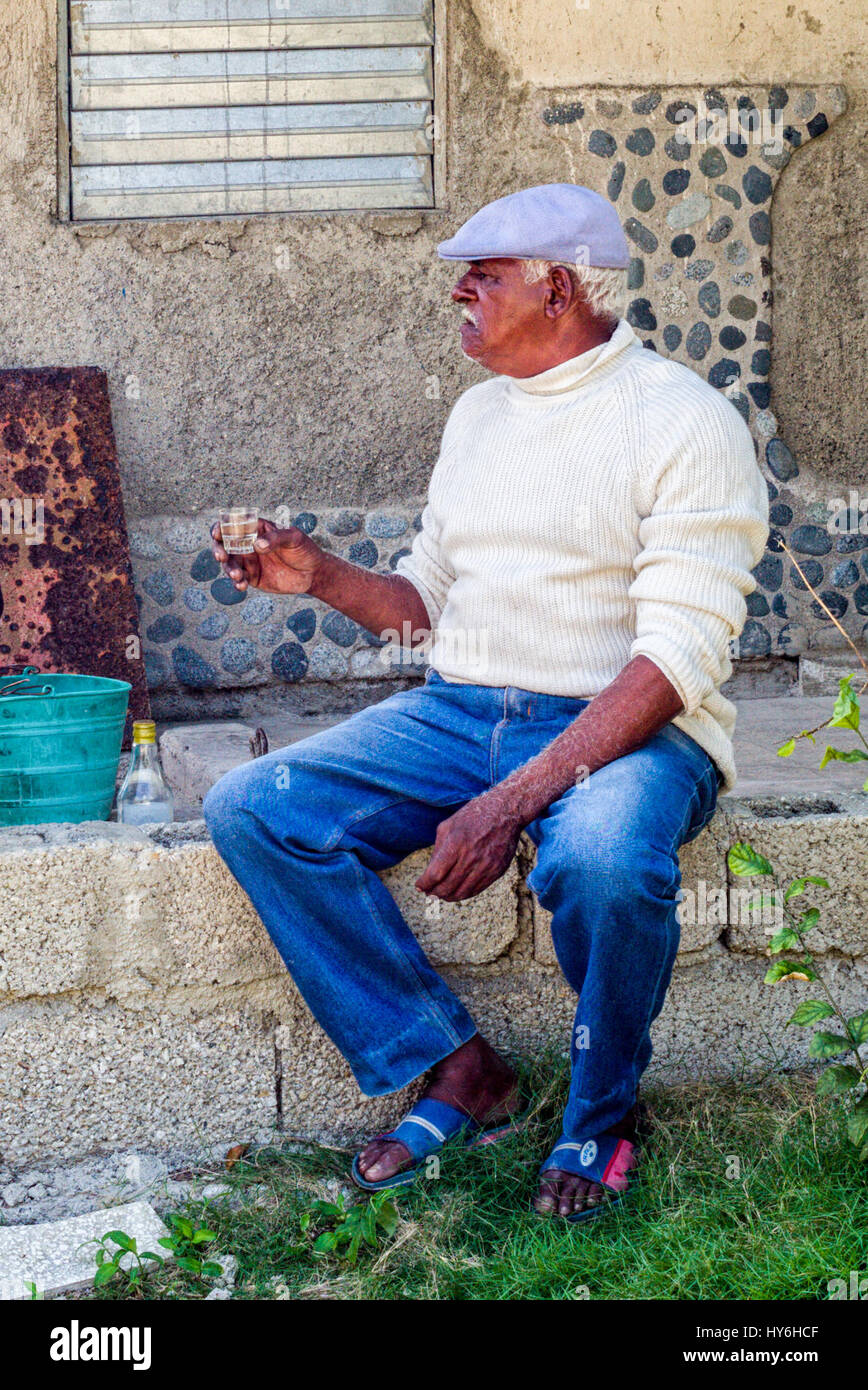 Ferry to Cayo Granma, Cuba, and street scenes of people Stock Photo - Alamy