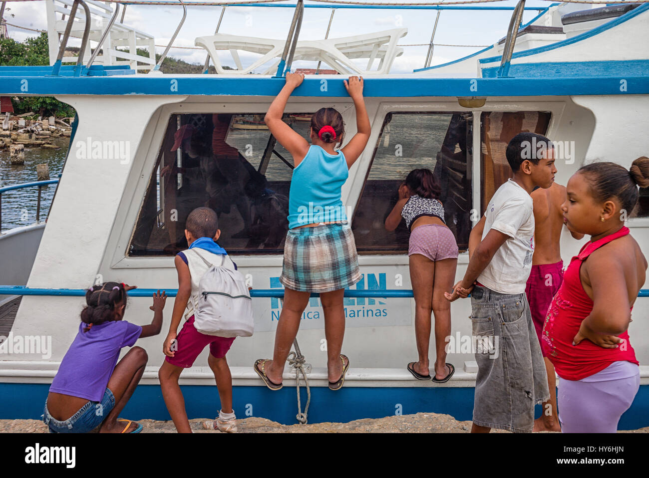 Granma landing hi-res stock photography and images - Alamy