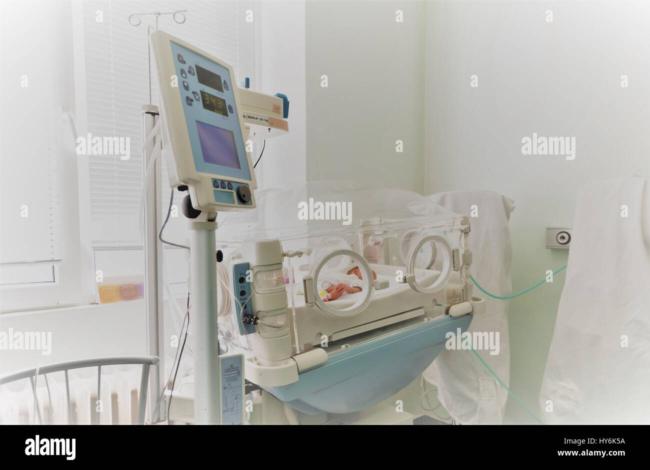 Newborn baby in hospital Stock Photo - Alamy