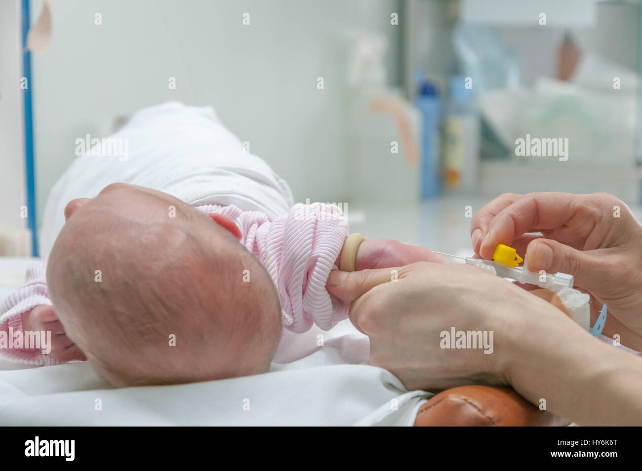 Doctor making drainage for newborn baby Stock Photo - Alamy