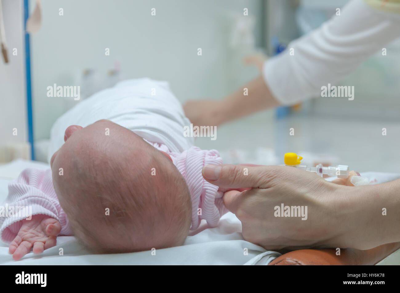 Doctor making drainage for newborn baby Stock Photo - Alamy