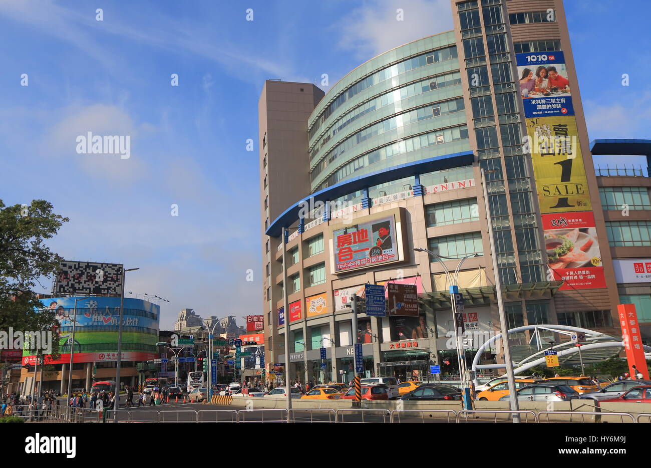 People visit Danshui shopping area in Taipei Taiwan Stock Photo - Alamy