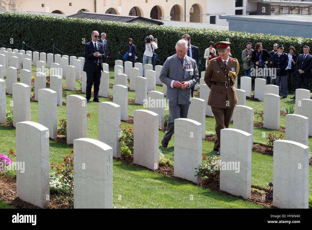 The Prince of Wales (left) with Lieutenant Colonel Lindsay MacDuff ...
