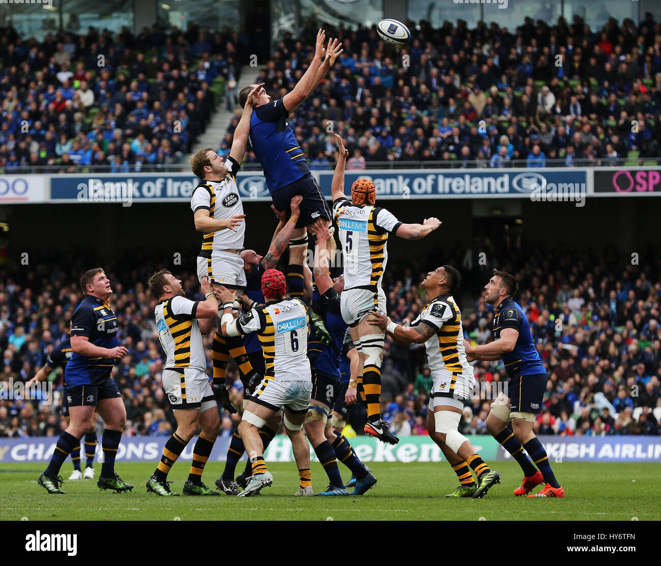 Leinster's Devin Toner wins a lineout against Wasps during the European ...