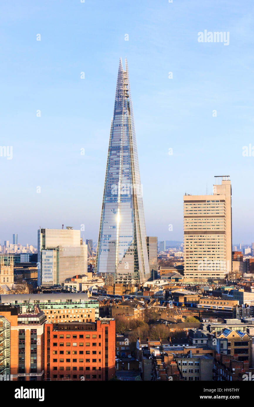 Skyline tall modern skyscrapers High Resolution Stock Photography and ...
