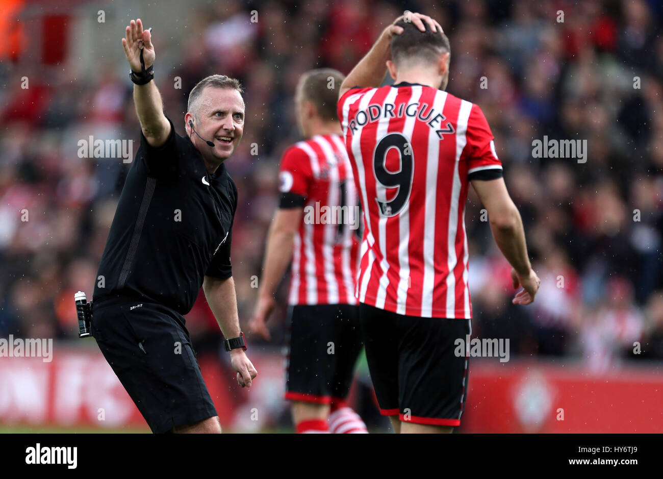Referee Jon Moss Stock Photo - Alamy