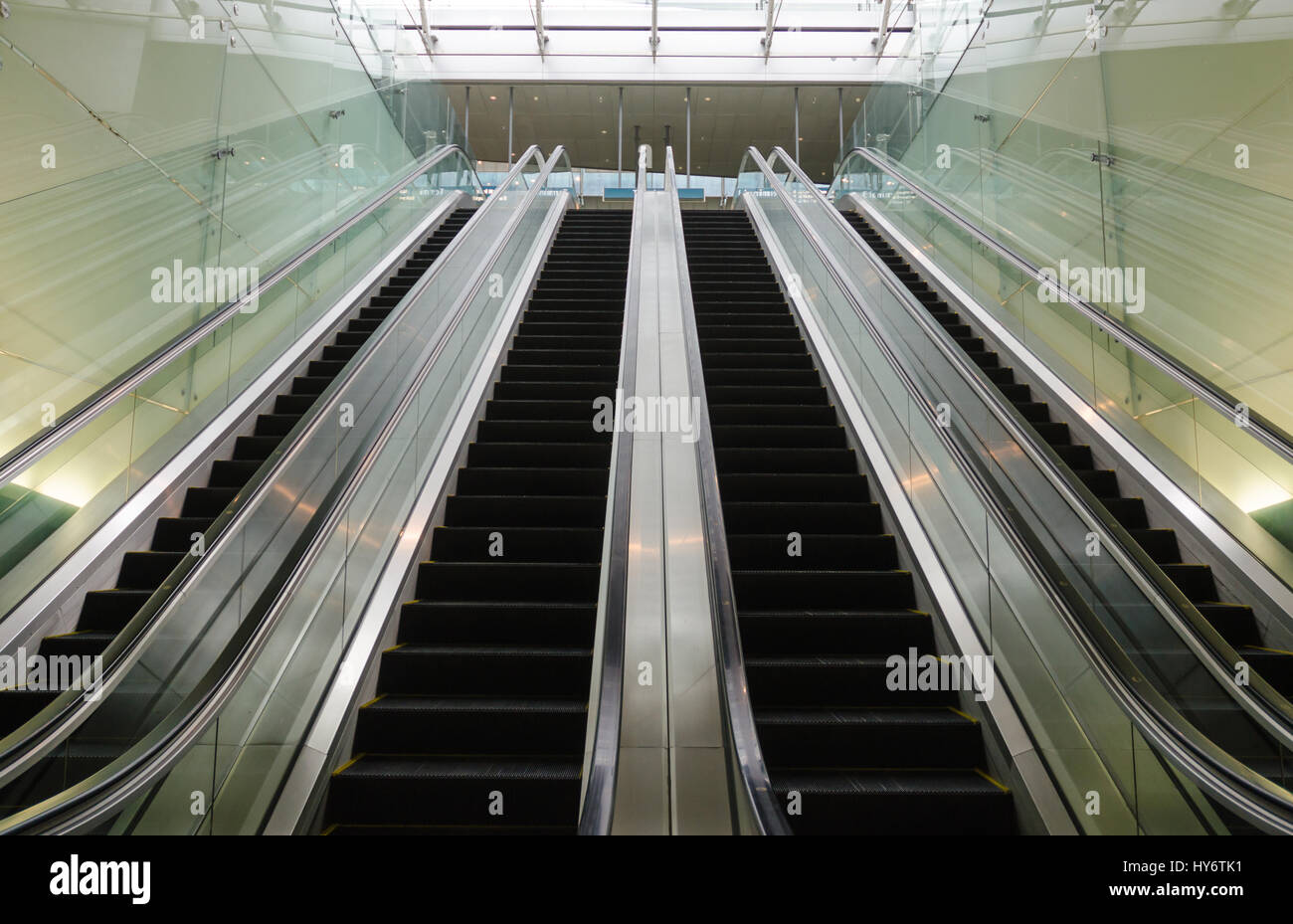 Escalator stair steps hi-res stock photography and images - Alamy