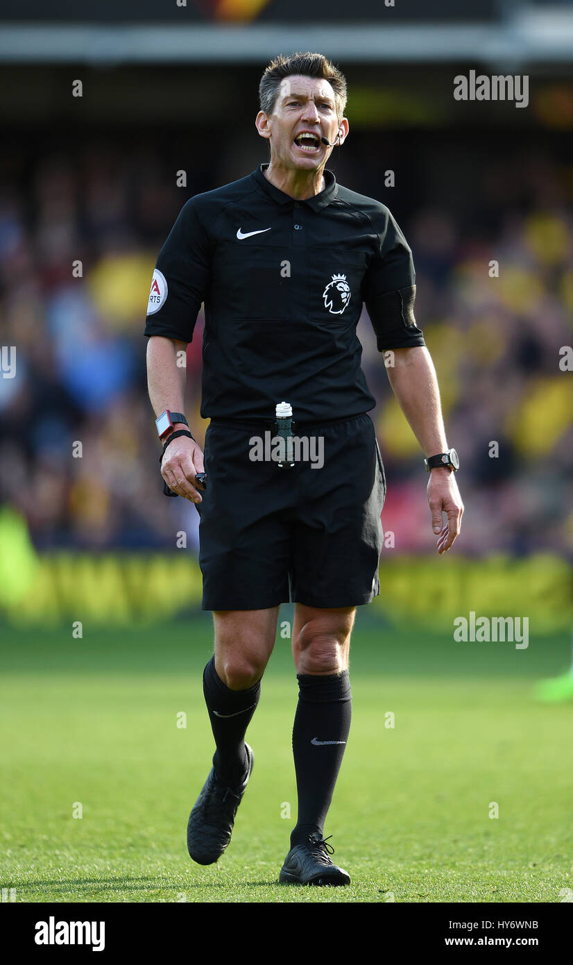 Match referee Lee Probert Stock Photo - Alamy