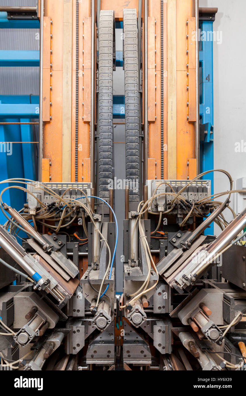 Automatic windows hi-res stock photography and images - Alamy