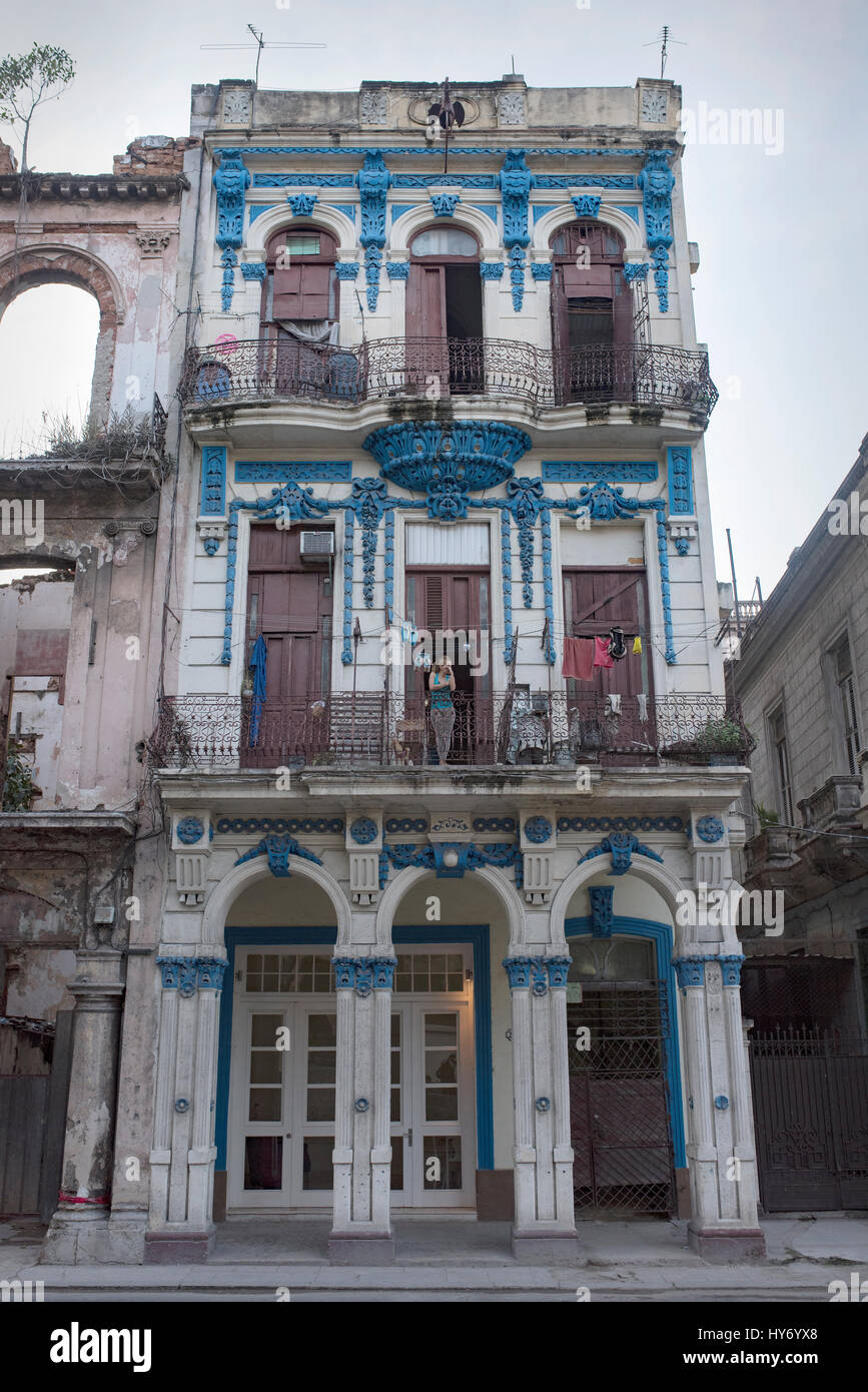 Old building in Havana Cuba Stock Photo - Alamy