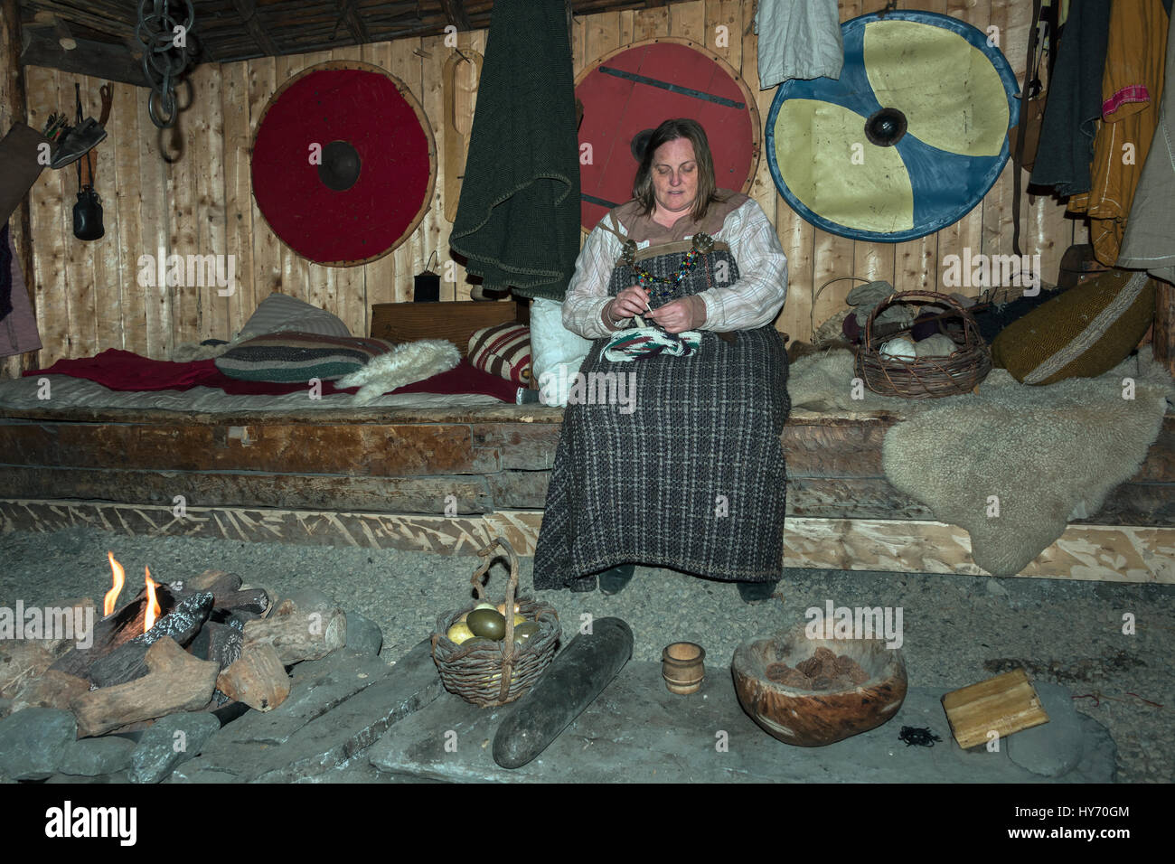 Viking longhouse fire hi-res stock photography and images - Alamy