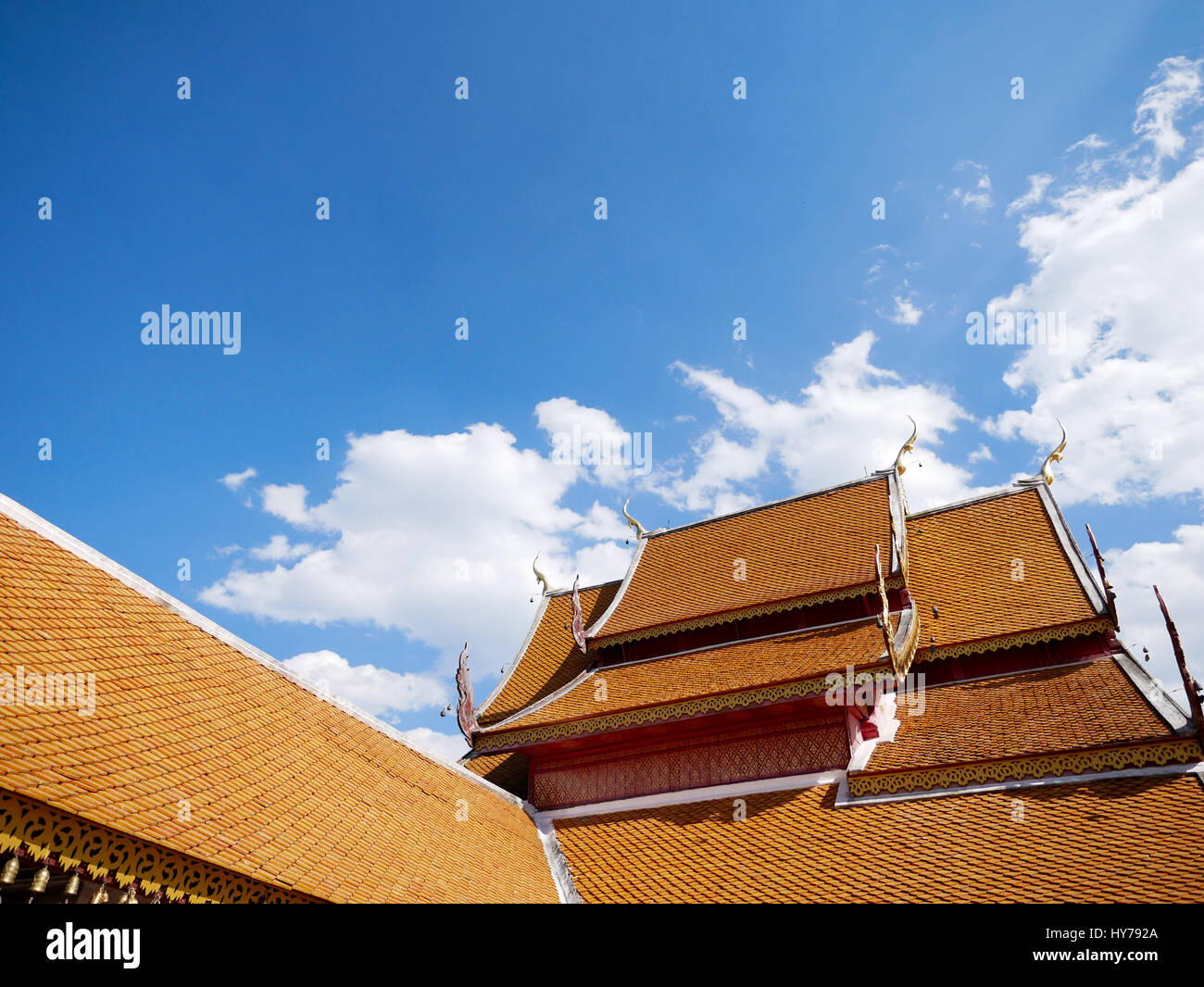 Wat phrathat doi kham temple hi-res stock photography and images - Alamy