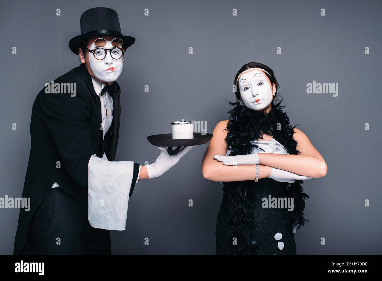 Female mime actors hi-res stock photography and images - Alamy