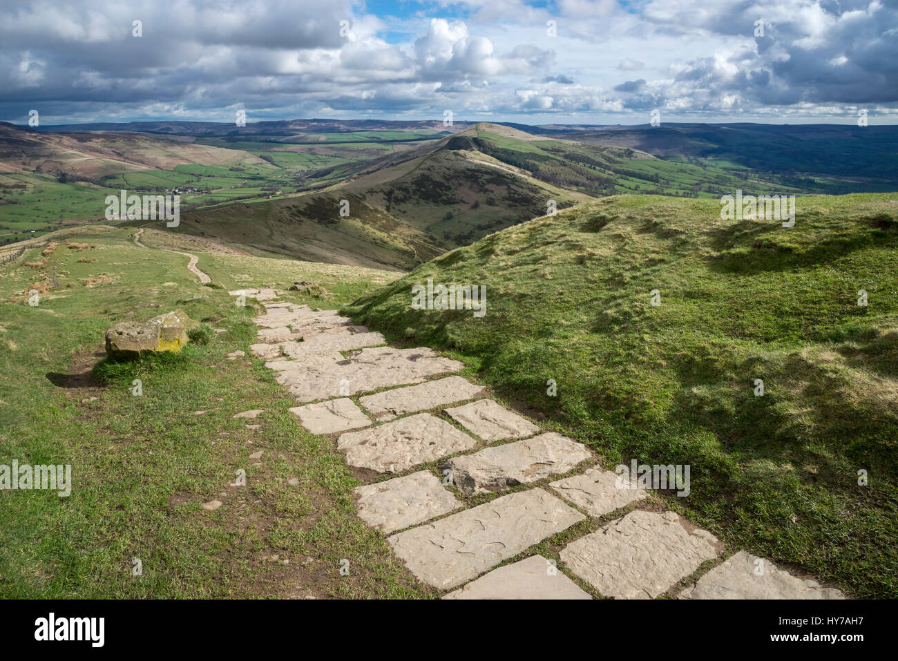 Paved path on the ridge walk from Mam Tor to Lose Hill in the Peak ...