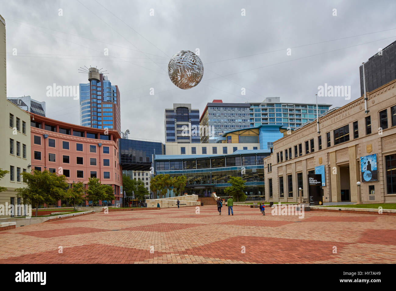 Civic square sculpture hi-res stock photography and images - Alamy