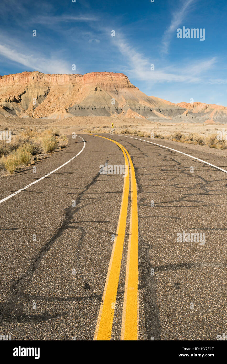 Two lane highway Utah Canyon Country Stock Photo - Alamy