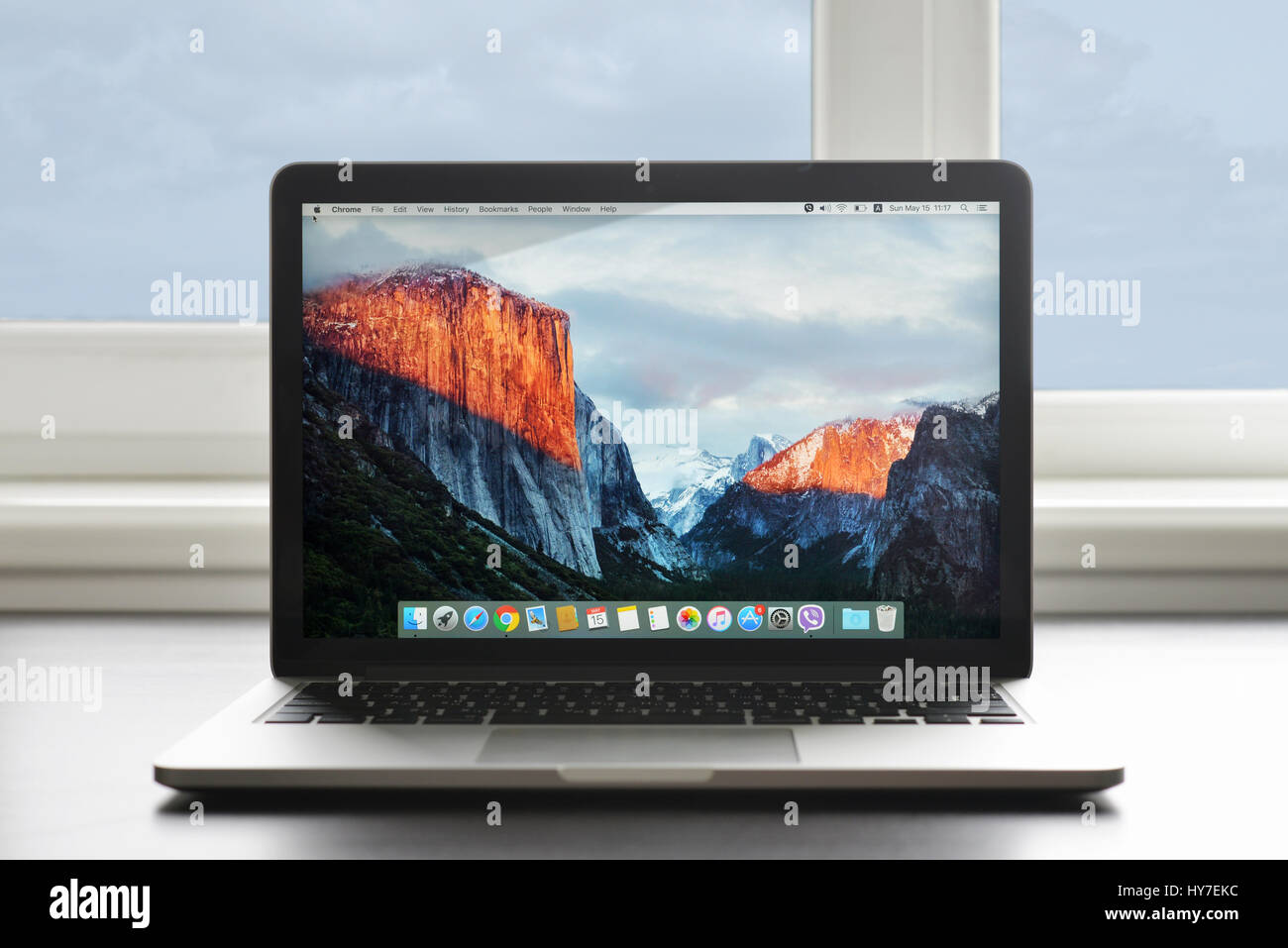 Icloud Screen High Resolution Stock Photography and Images - Alamy