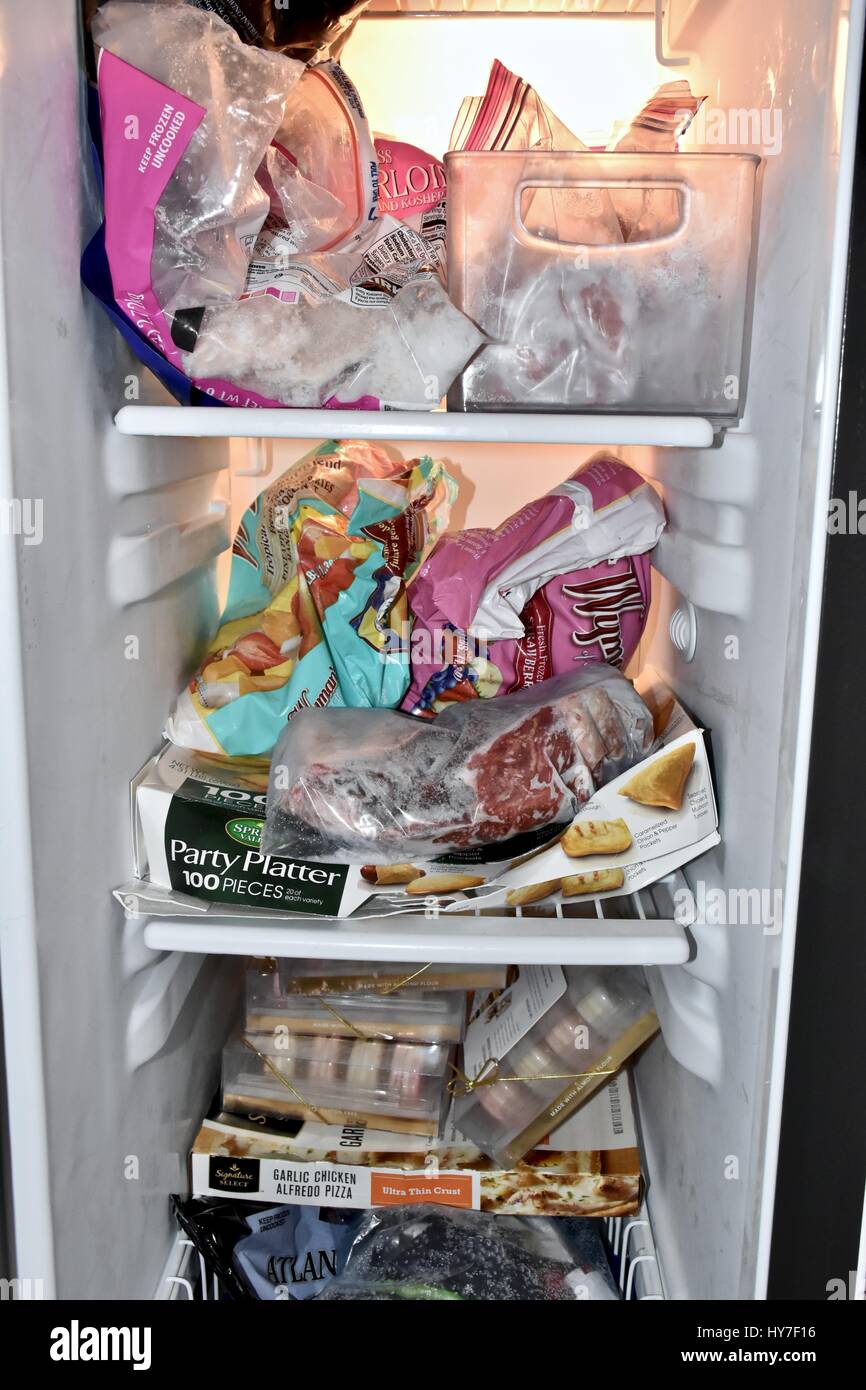 Frozen food freezer hi-res stock photography and images - Alamy