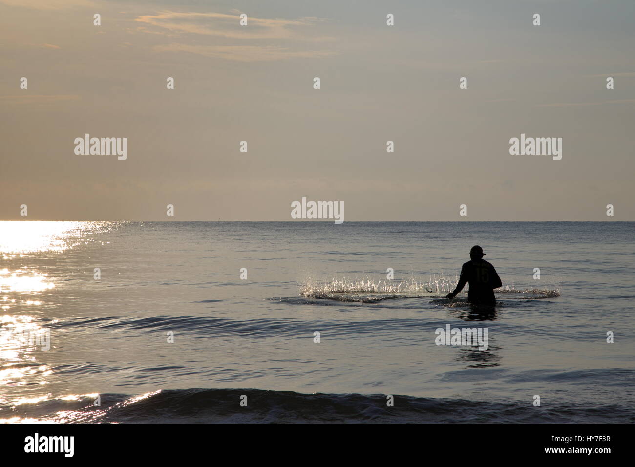 Fisherman throw hi-res stock photography and images - Alamy