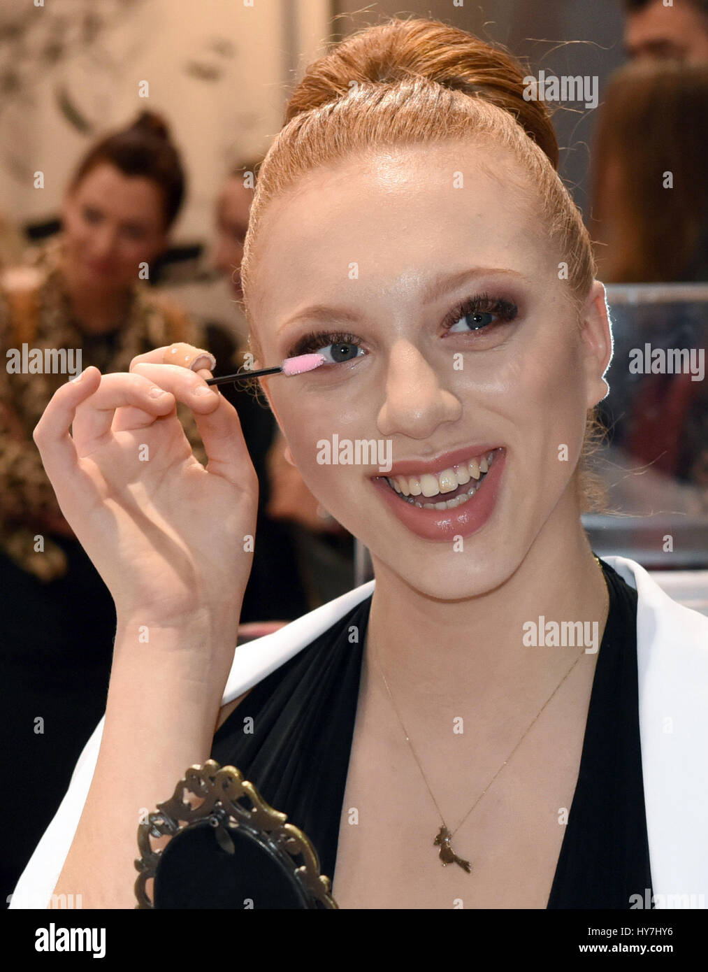 Duesseldorf, Germany. 01st Apr, 2017. Model Anna Ermakova (r), daughter ...