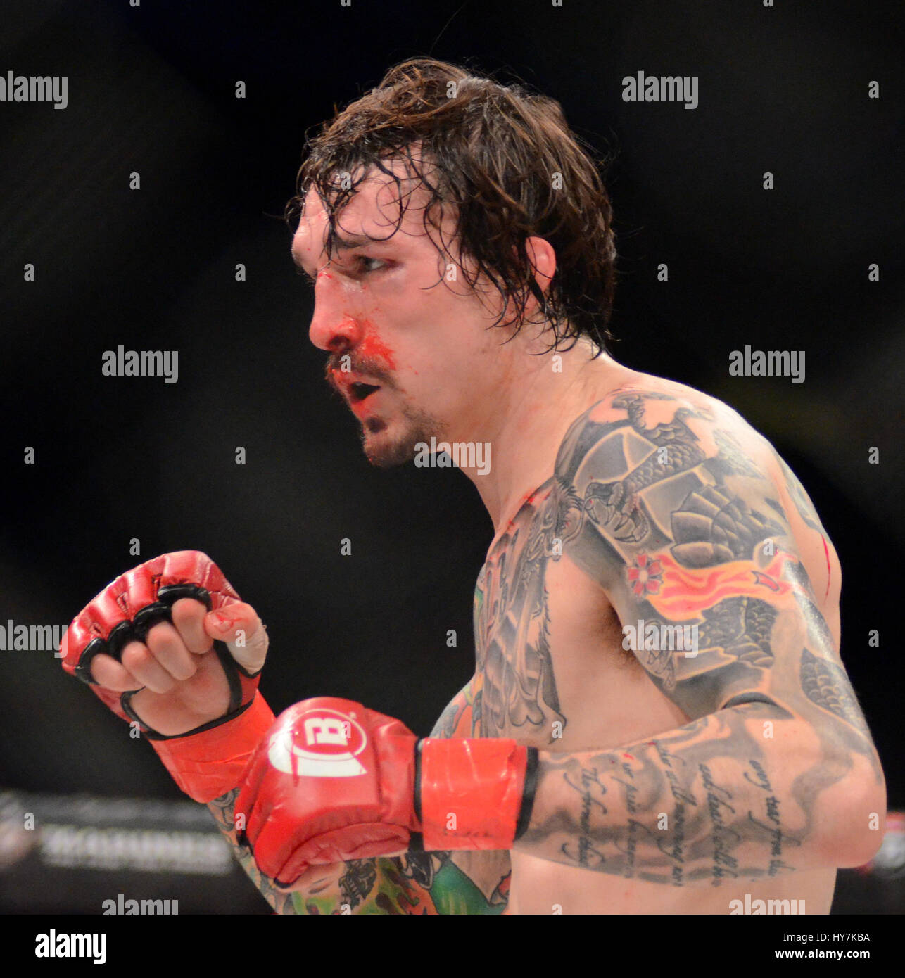 Rosemont, Illinois, USA. 31st Mar, 2017. Tom Shoaff (red tape) in ...