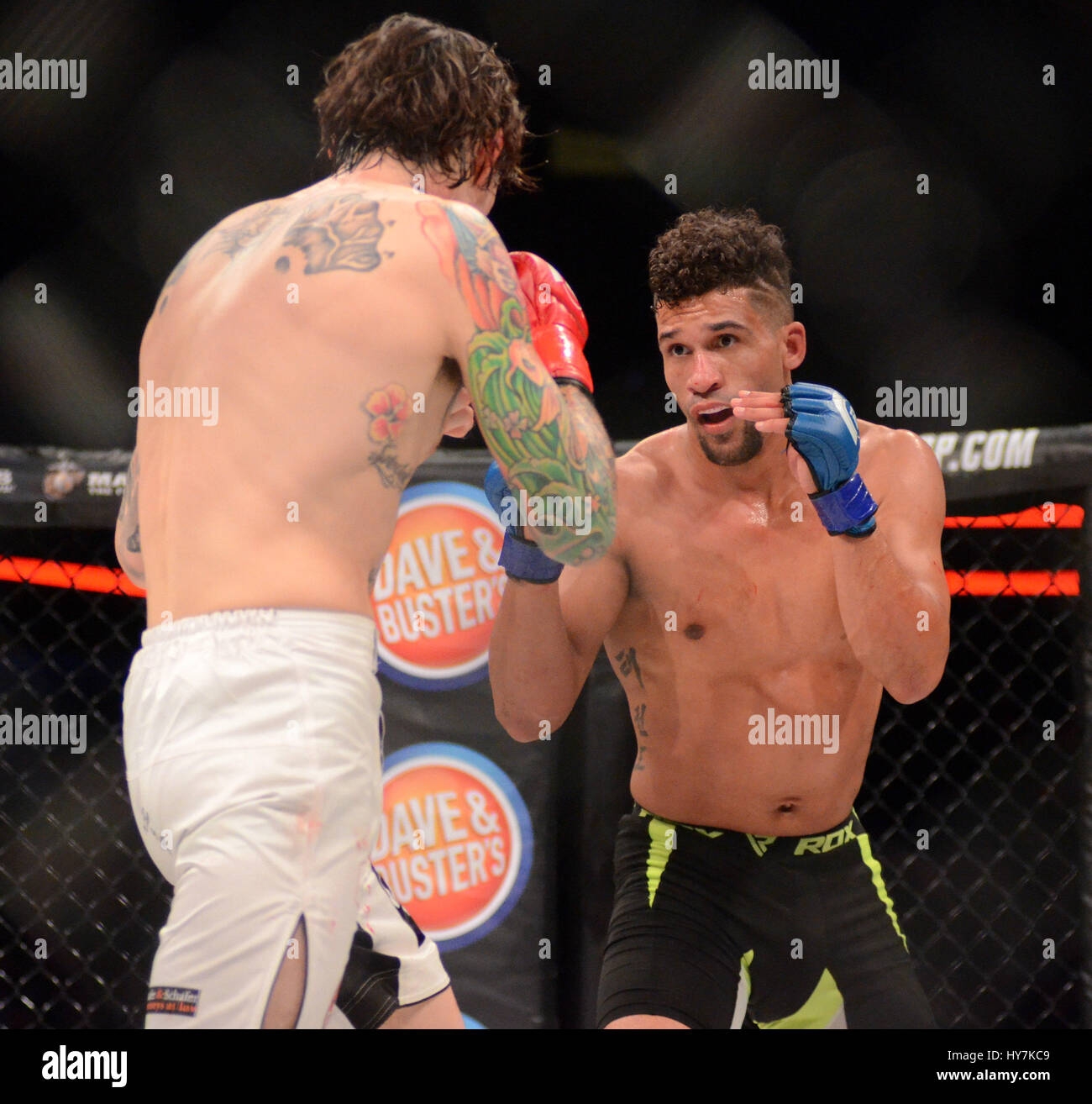 Rosemont, Illinois, USA. 31st Mar, 2017. Tom Shoaff (red tape) and ...