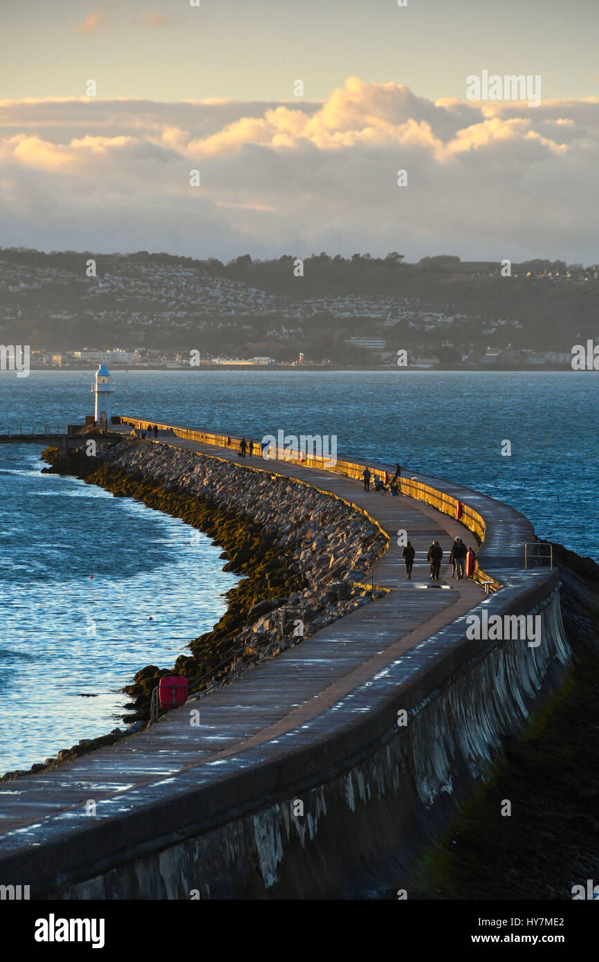 South wind clearing weather hi-res stock photography and images - Alamy