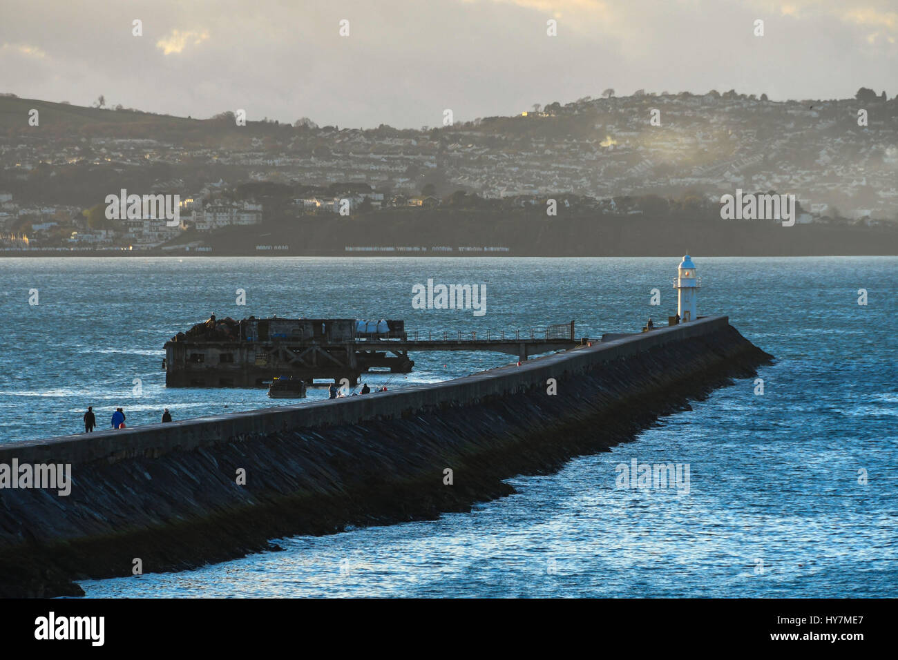 Brixham, Devon, UK. 1st April 2017. UK Weather. The last rays of ...