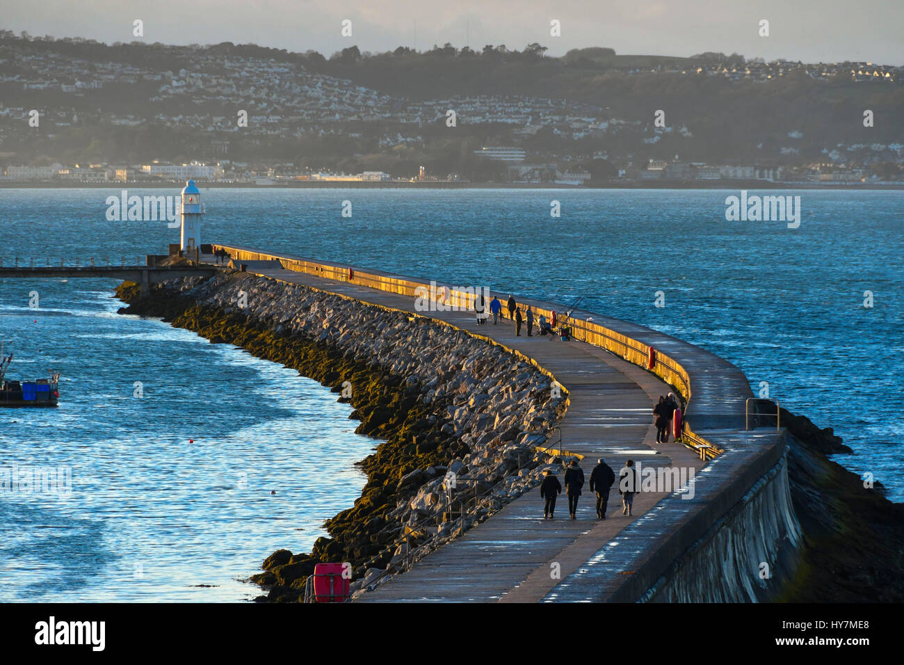 South wind clearing weather hi-res stock photography and images - Alamy